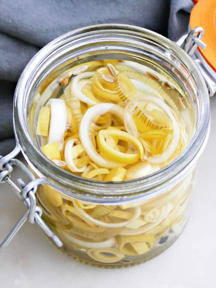 Quick Pickled Red Onions (No Cook) - It's a Veg World After All®